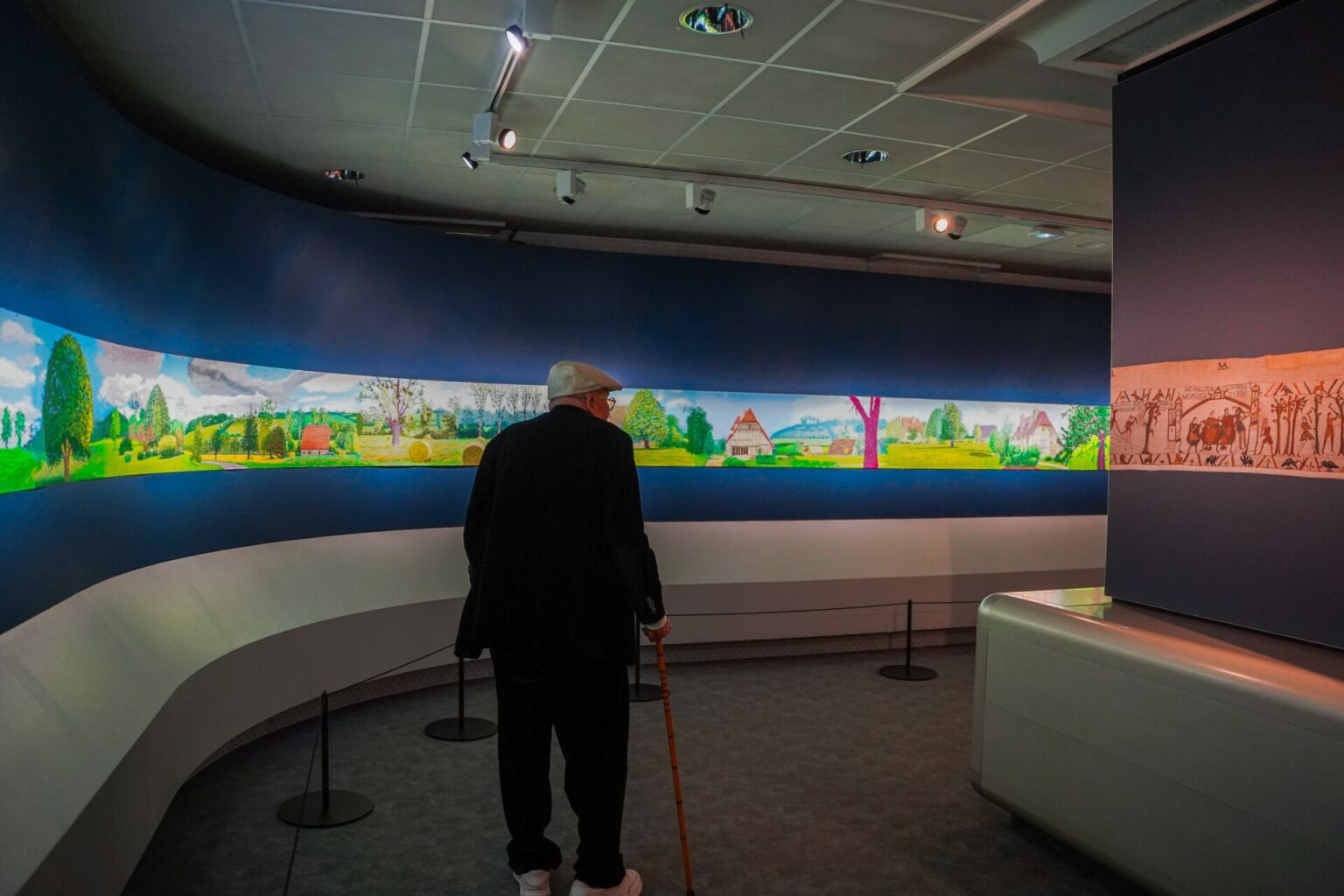 “A Year in Normandie” : la fresque de David Hockney s’installe à Bayeux