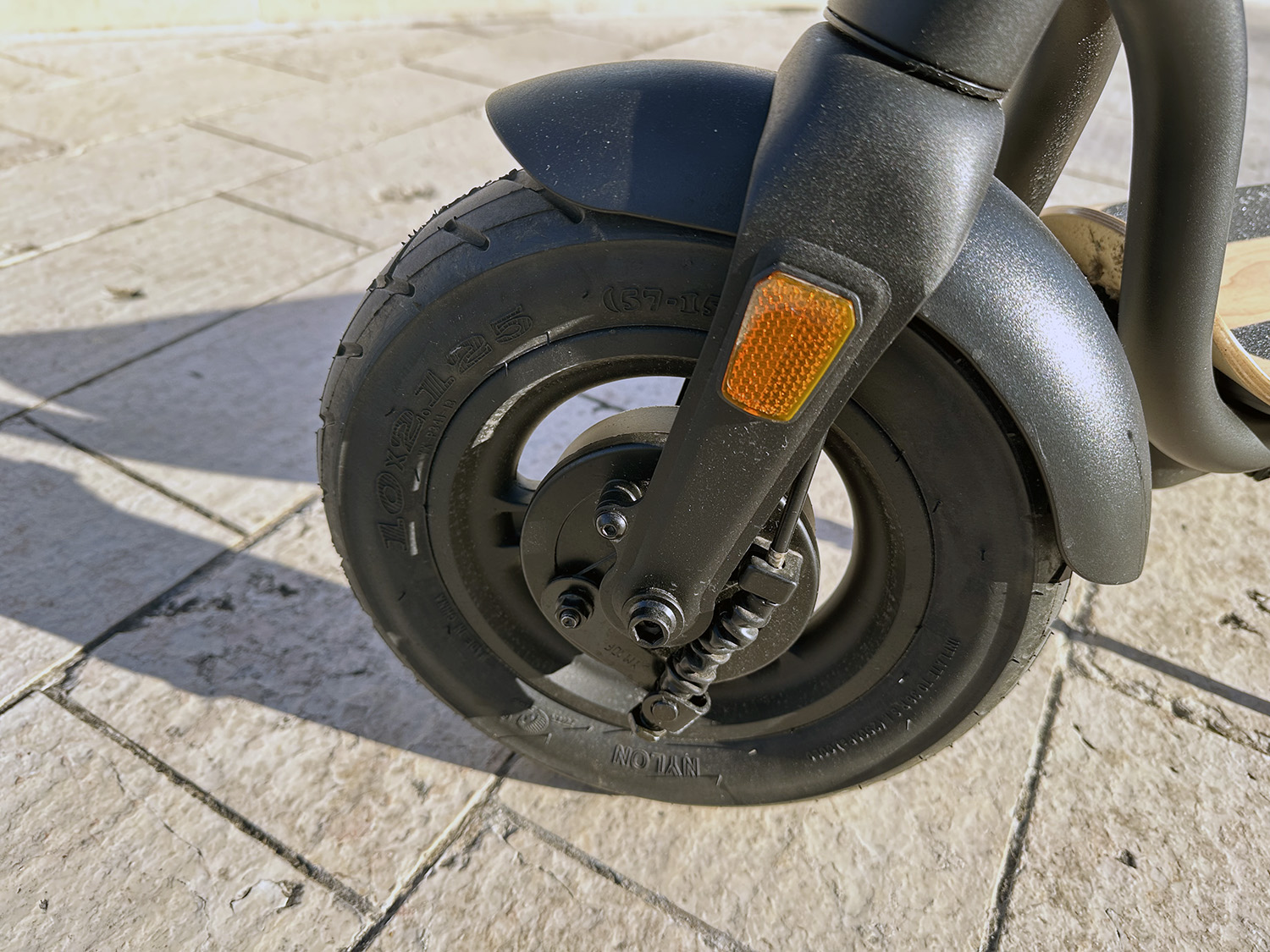 Test de la Pure Air Pro LR : une trottinette racée et puissante