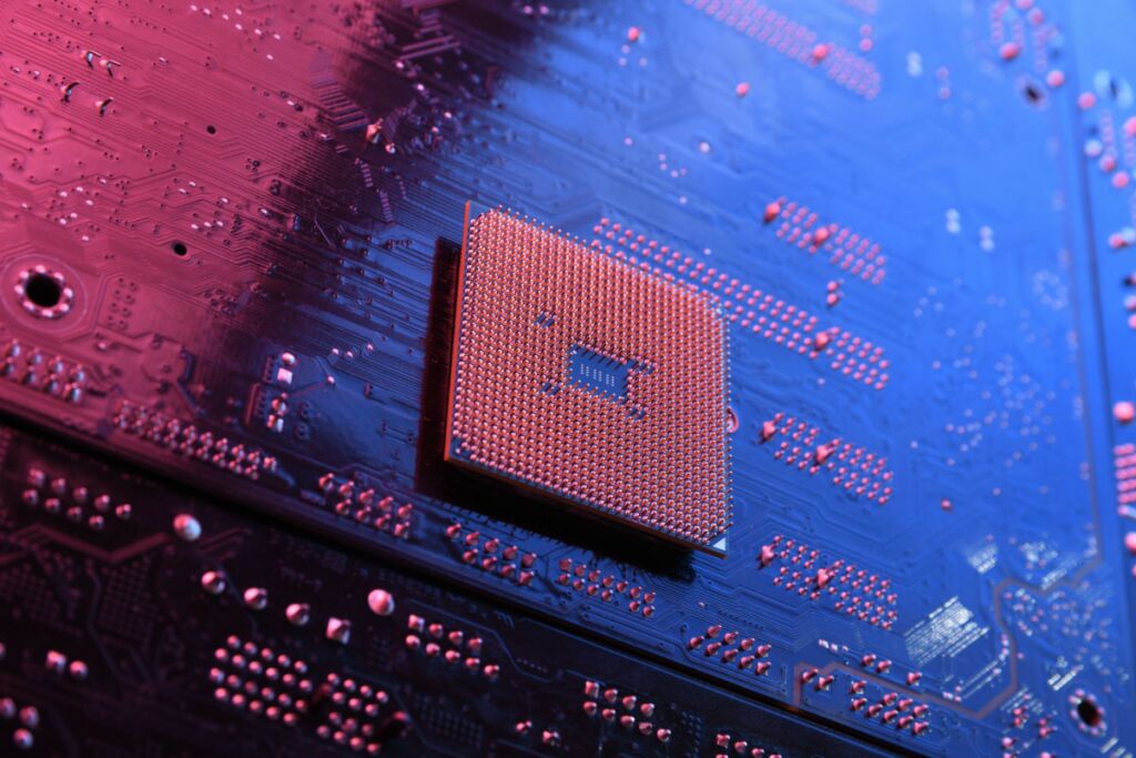 La puce de Qualcomm rivale à l'Apple M1 devrait arriver en 2023