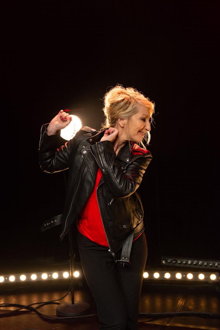 Rencontre avec l'humoriste Élisabeth Buffet pour “Mes histoires de cœur”