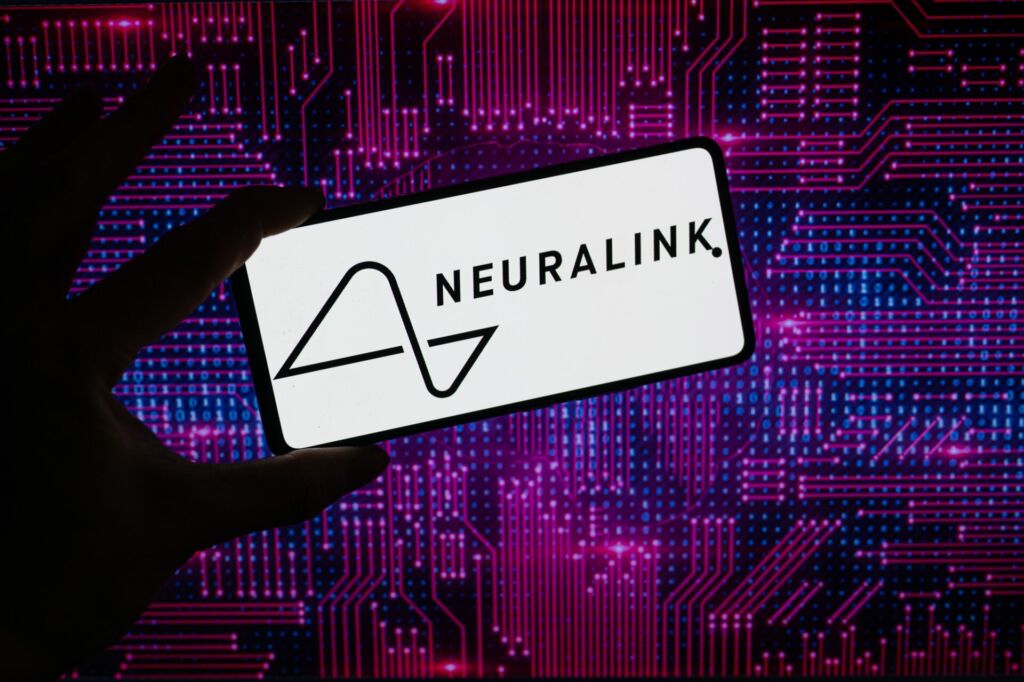 Neuralink a implanté sa puce dans un premier cerveau humain