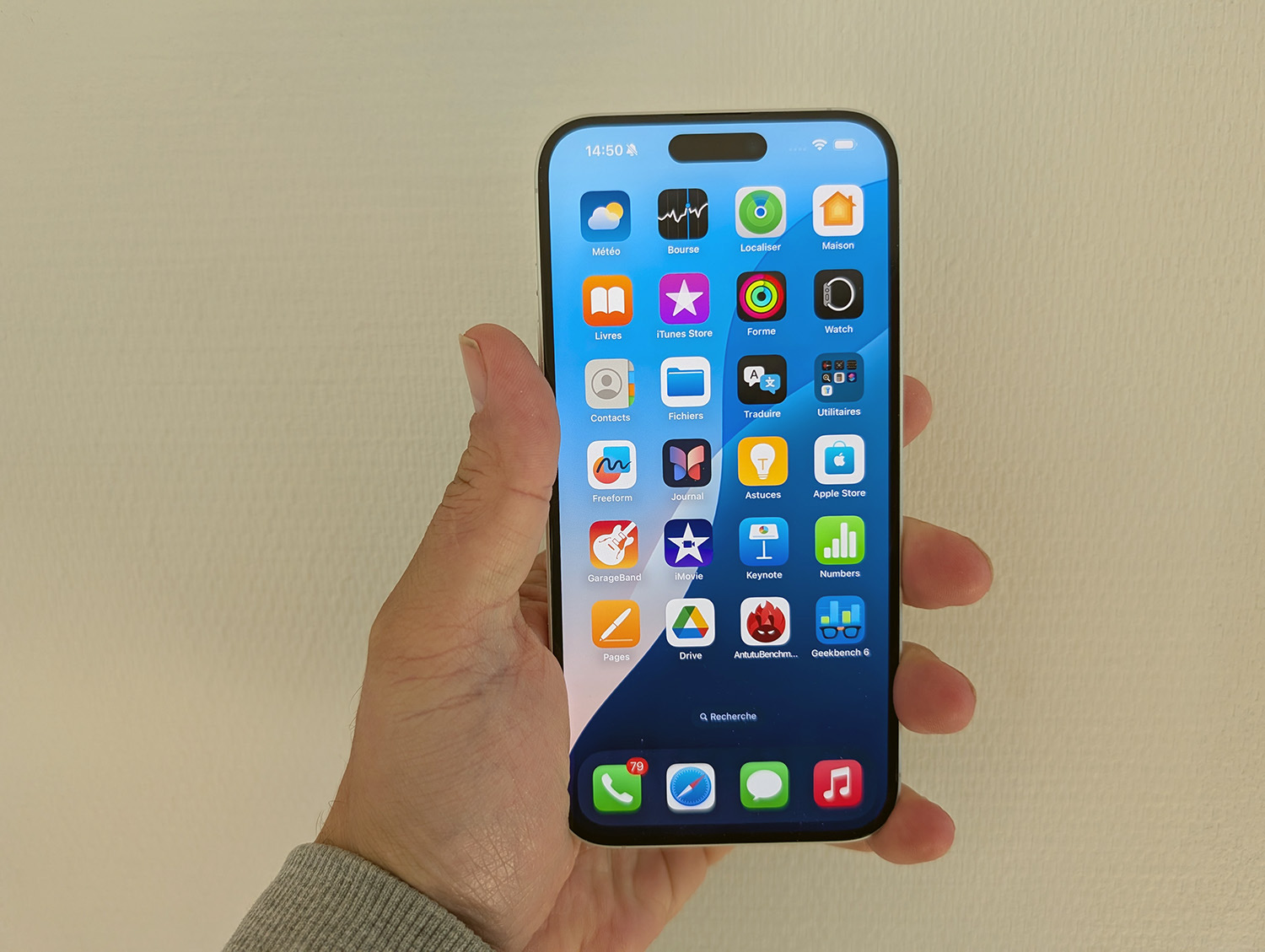 Test Labo de l'Apple iPhone 16 Plus : l’autonomie record suffit-elle à ...