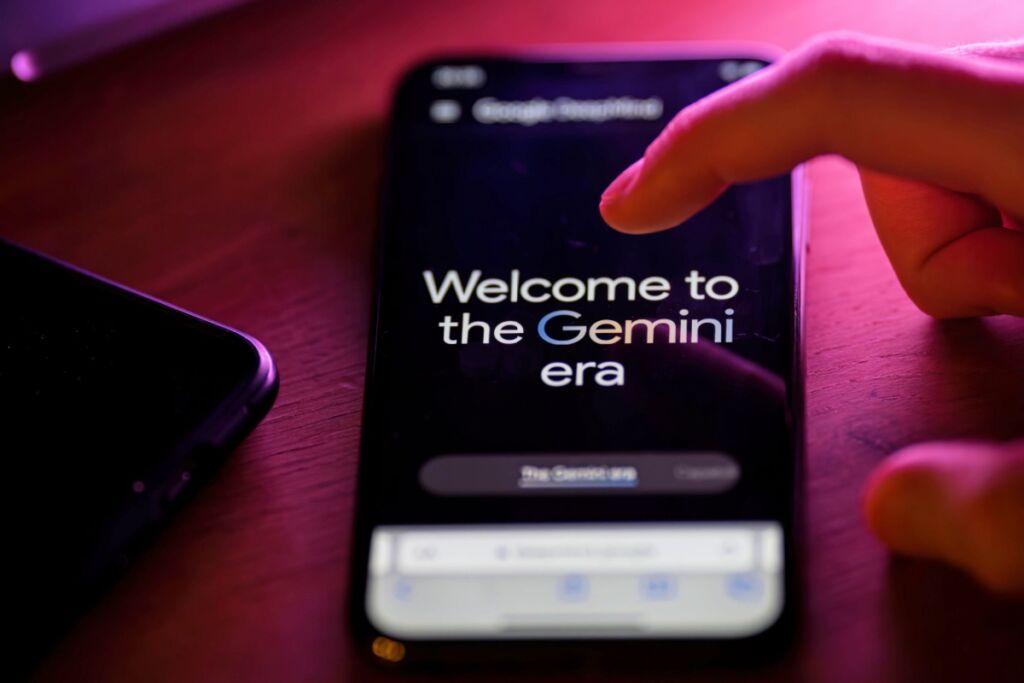 Gemini, l'IA de Google, offre enfin cette option, comme ses concurrents