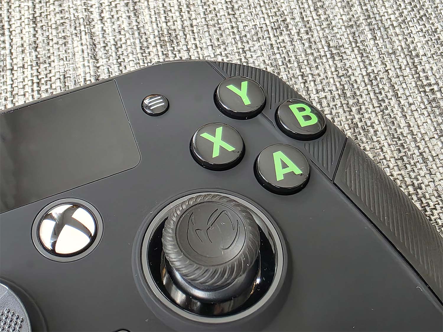 Test Nacon Revolution X Unlimited : une manette ultra haut de gamme Xbox/PC