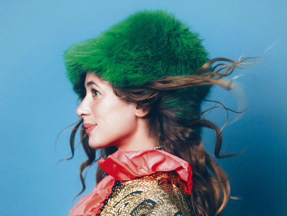 Luiza : qui est la chanteuse derrière “Soleil Bleu”, le tube de l'été